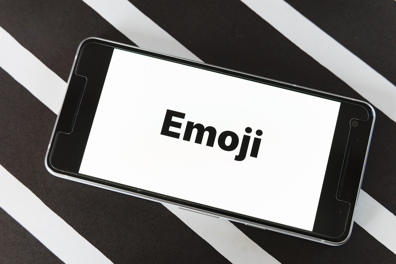 Best Emoji Apps for android (Free) - Tricky Enough